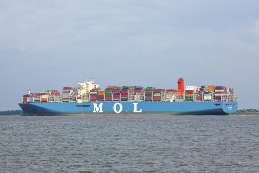 Navis StowMan helps break second ONE lift record - Port Technology ...