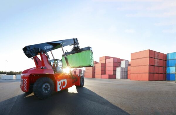 Kalmar launches a trio of fully electrically powered solutions - Port ...
