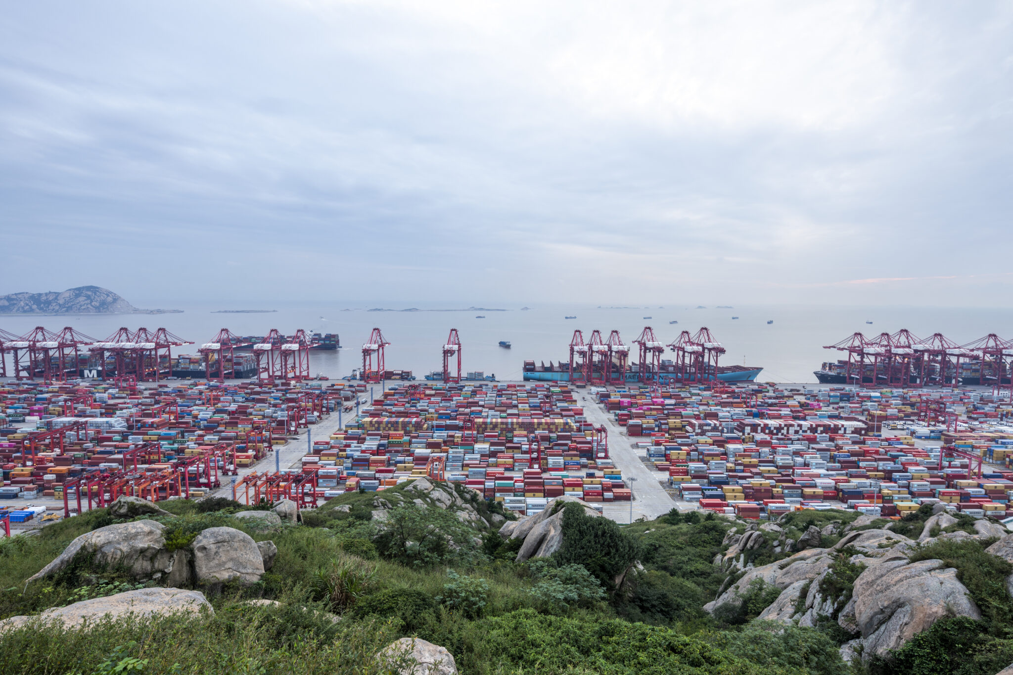 Shanghai Port continues operation through COVID-19 lockdown - Port ...