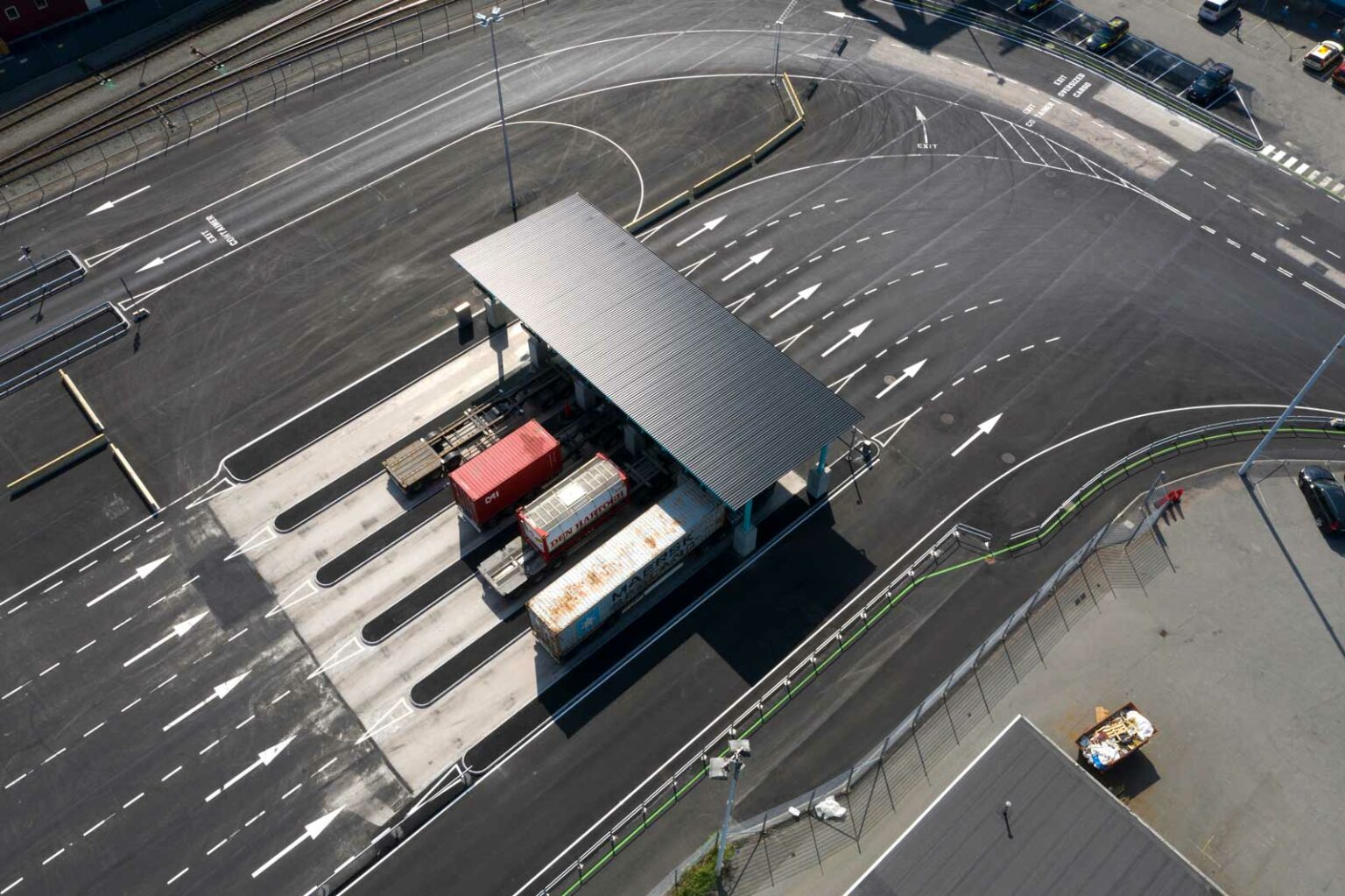 APM Terminals Gothenburg introduces electric-truck priority solution ...
