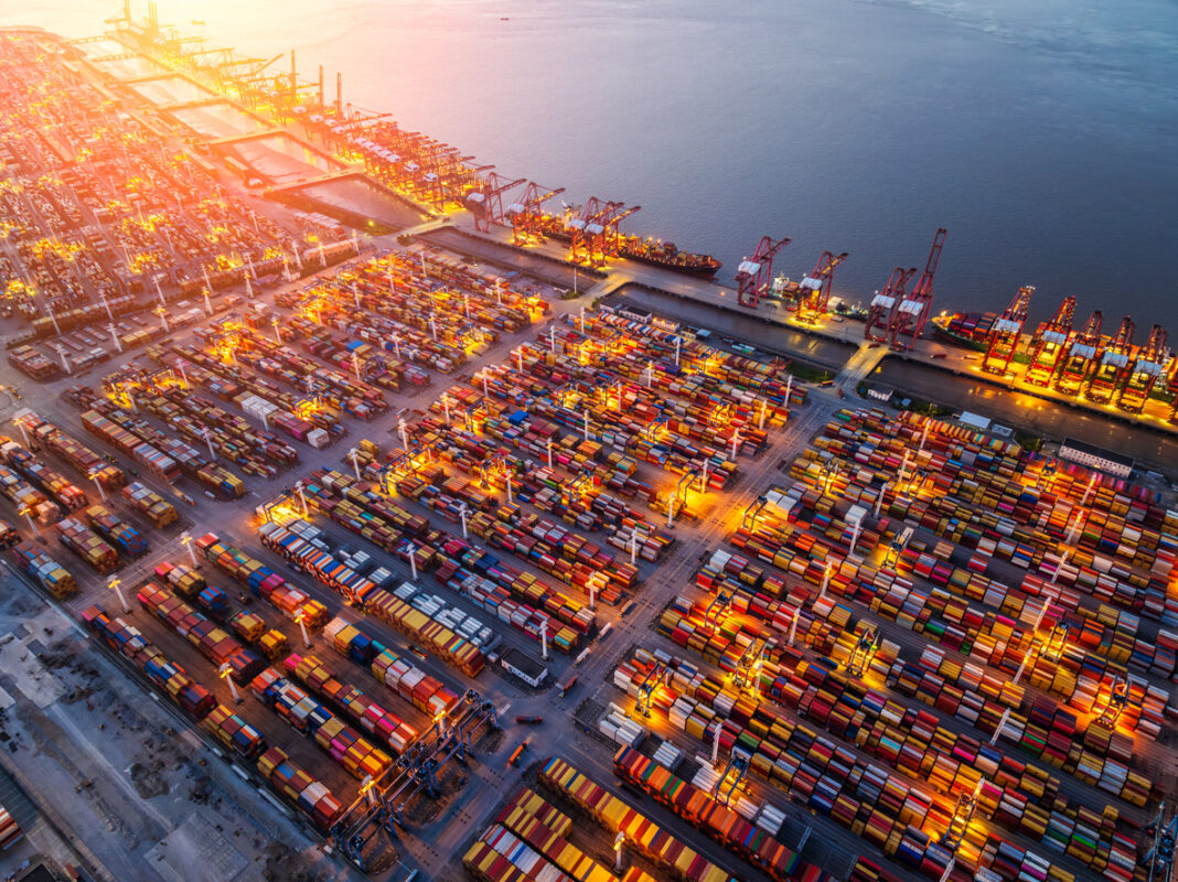 Shanghai Port passes 46 million TEUs in October - Port Technology ...