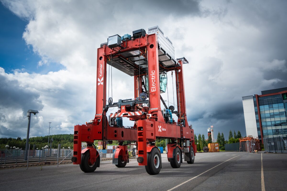 Kalmar introduces Gen 2 battery for electric straddle carriers - Port ...
