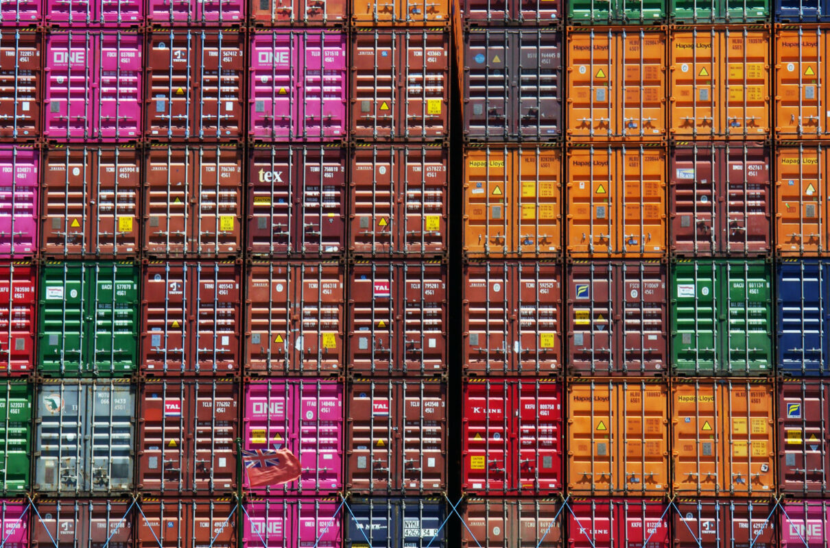 Port of Oakland closes 2025 with balanced trade flows - Port Technology ...