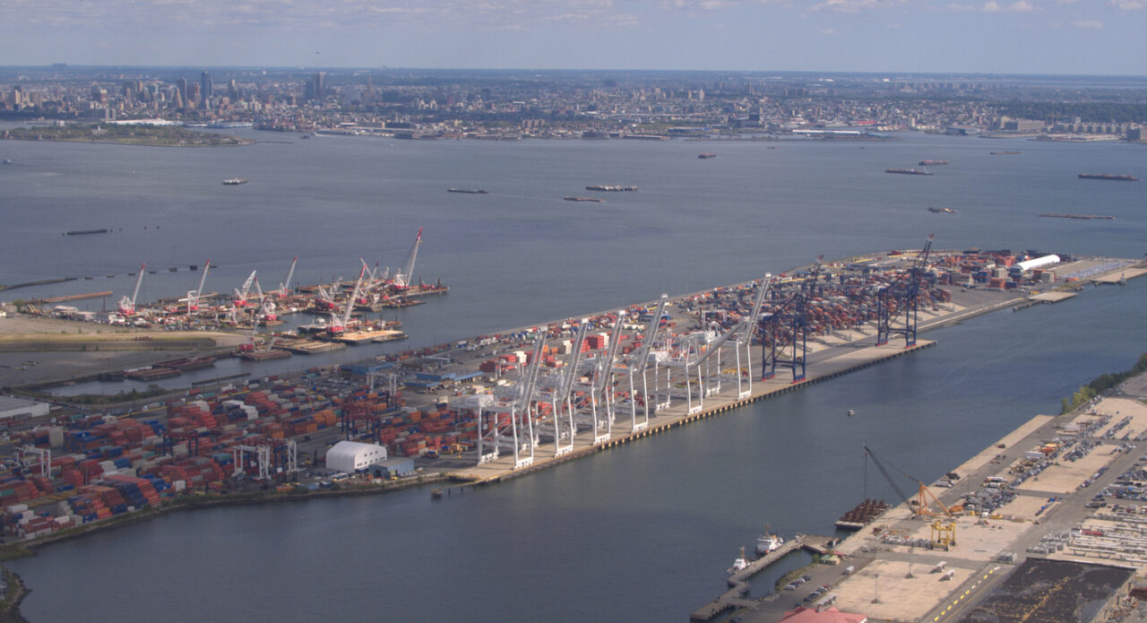 Port of New York and New Jersey volumes fall in April - Port Technology ...